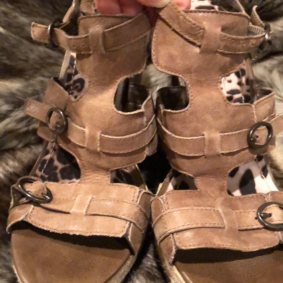 Jessica Simpson | Shoes | Jessica Simpson Leather Sandals Beige | Poshmark